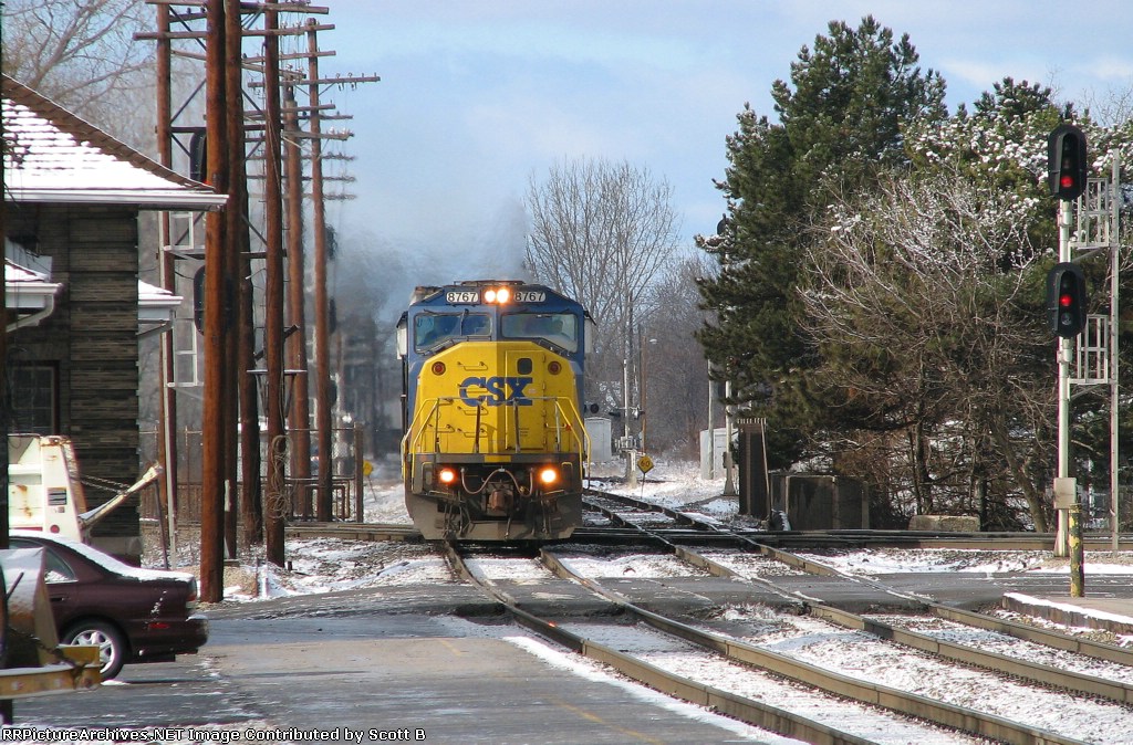 CSX 8767 Q110 12:12 pm approaching Fostoria